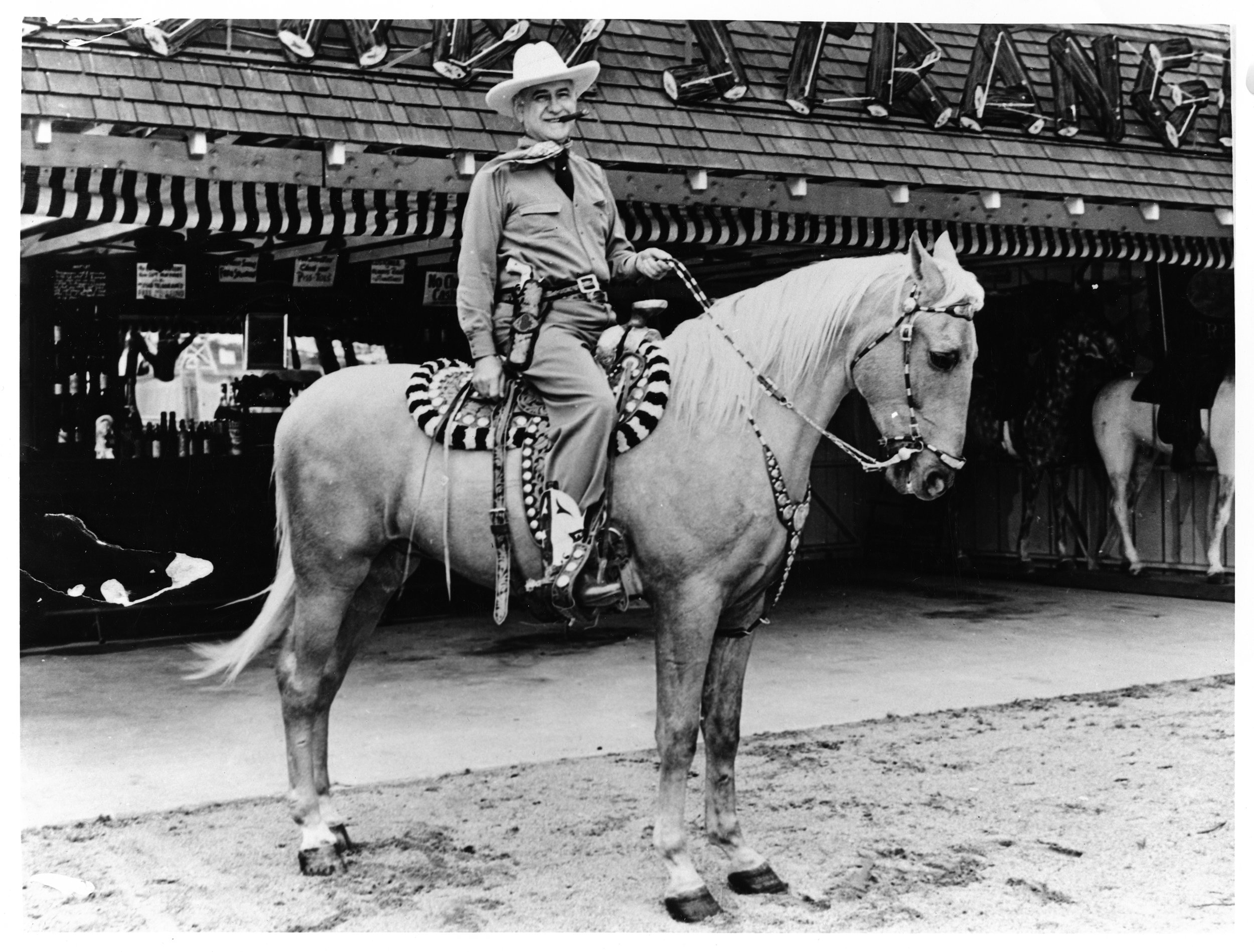 BACK BY POPULAR DEMAND: Hit play about Amon Carter has come back to the ...