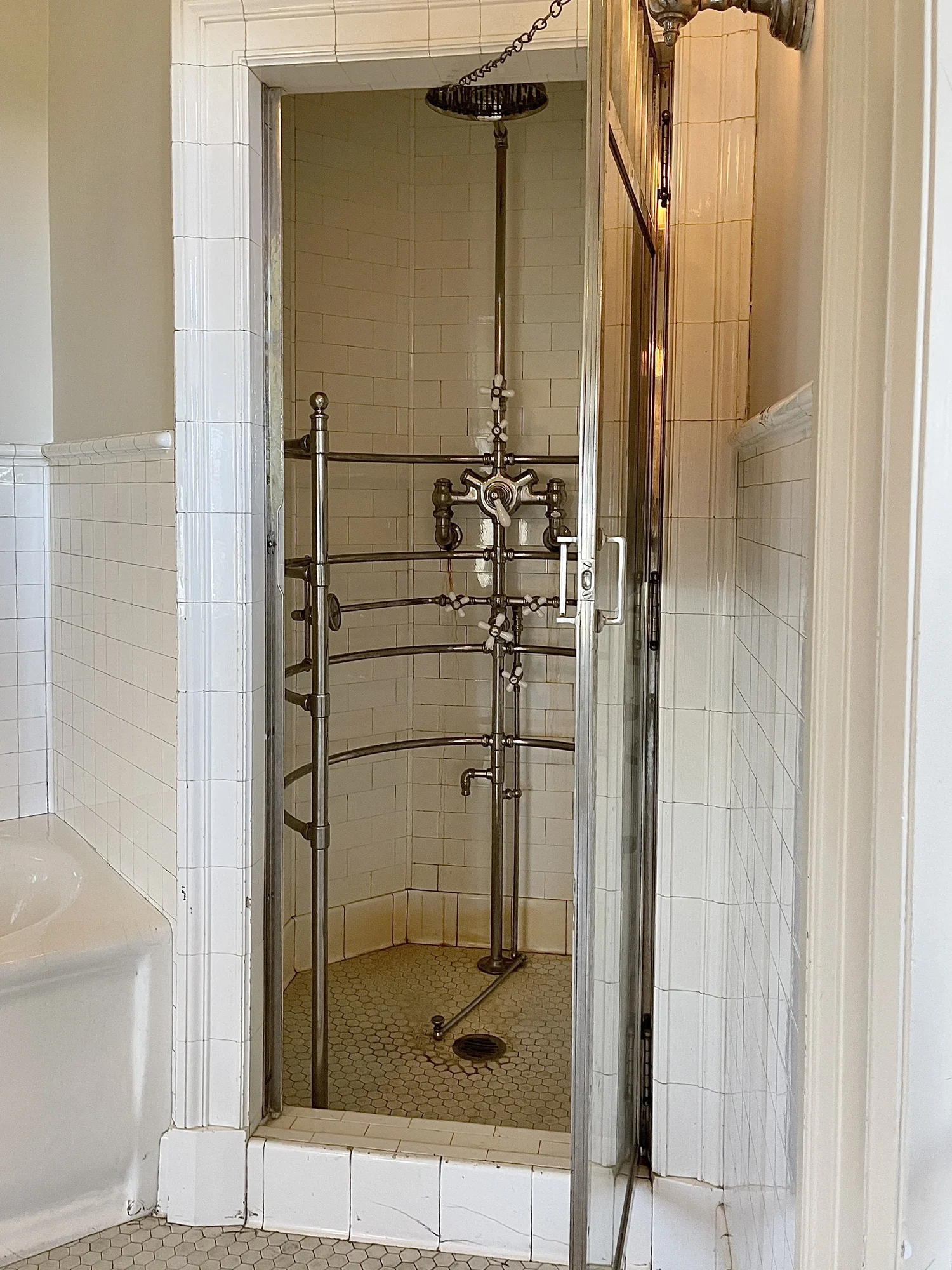 Part 2: Classic Design Traits from Bathrooms Built in the Early 1900s ...