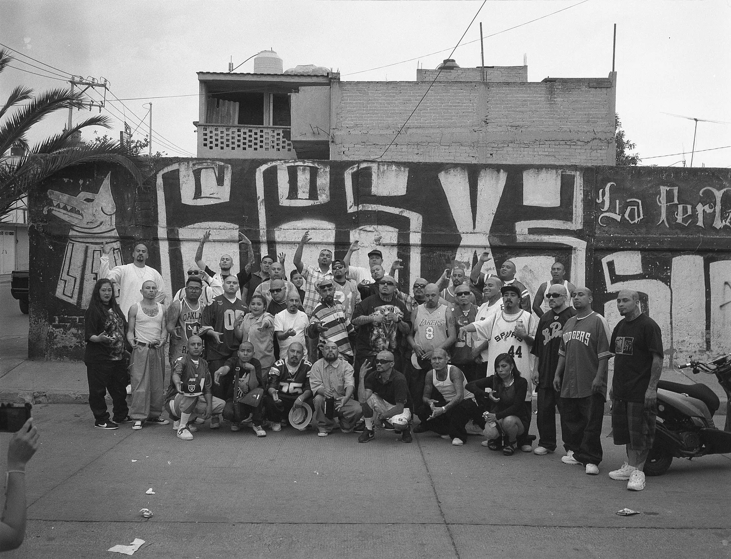 Photographer CHITO BANDA portraits the street gangs of Ciudad Juarez ...