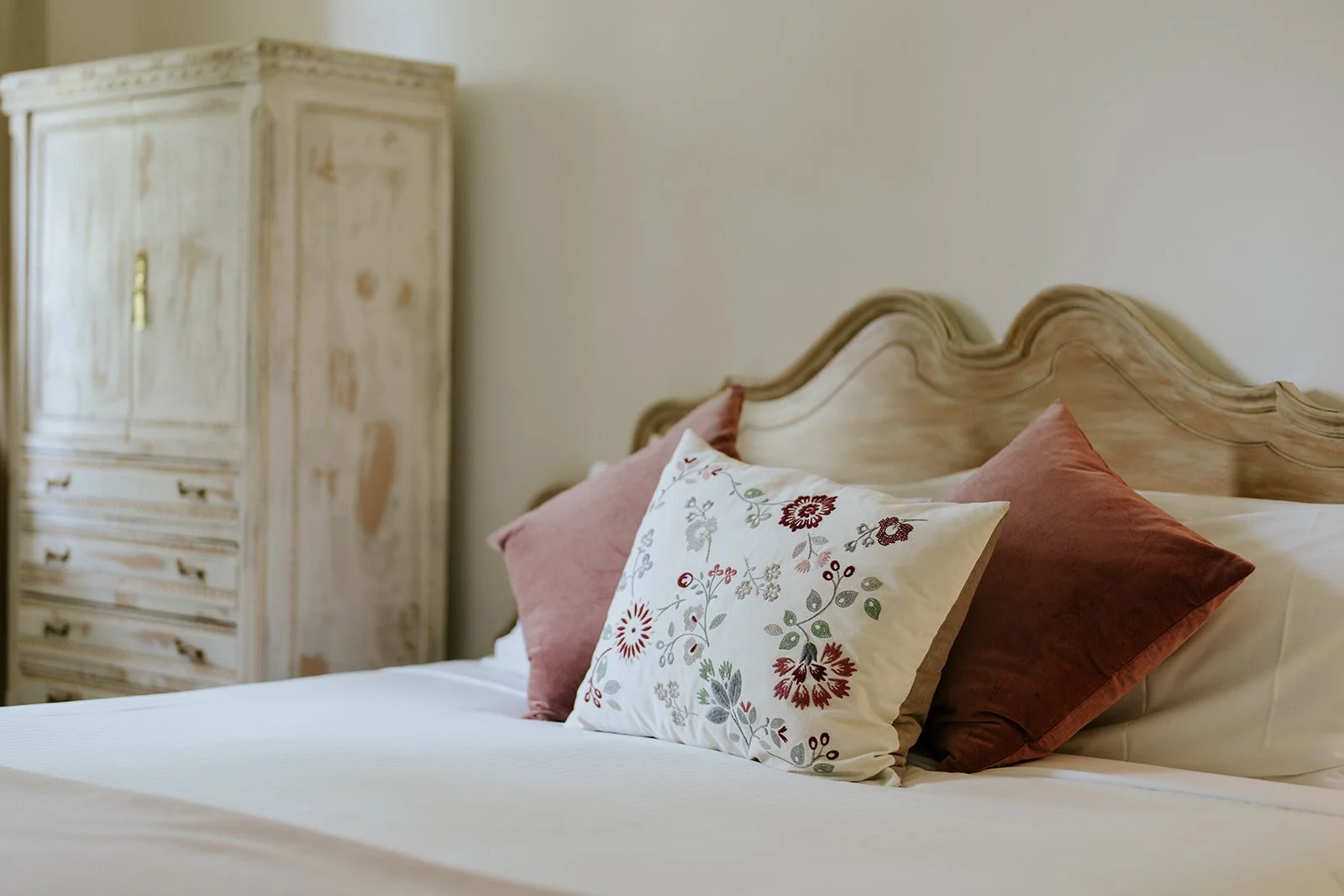 Stay Gallery — Bundanoon Hotel