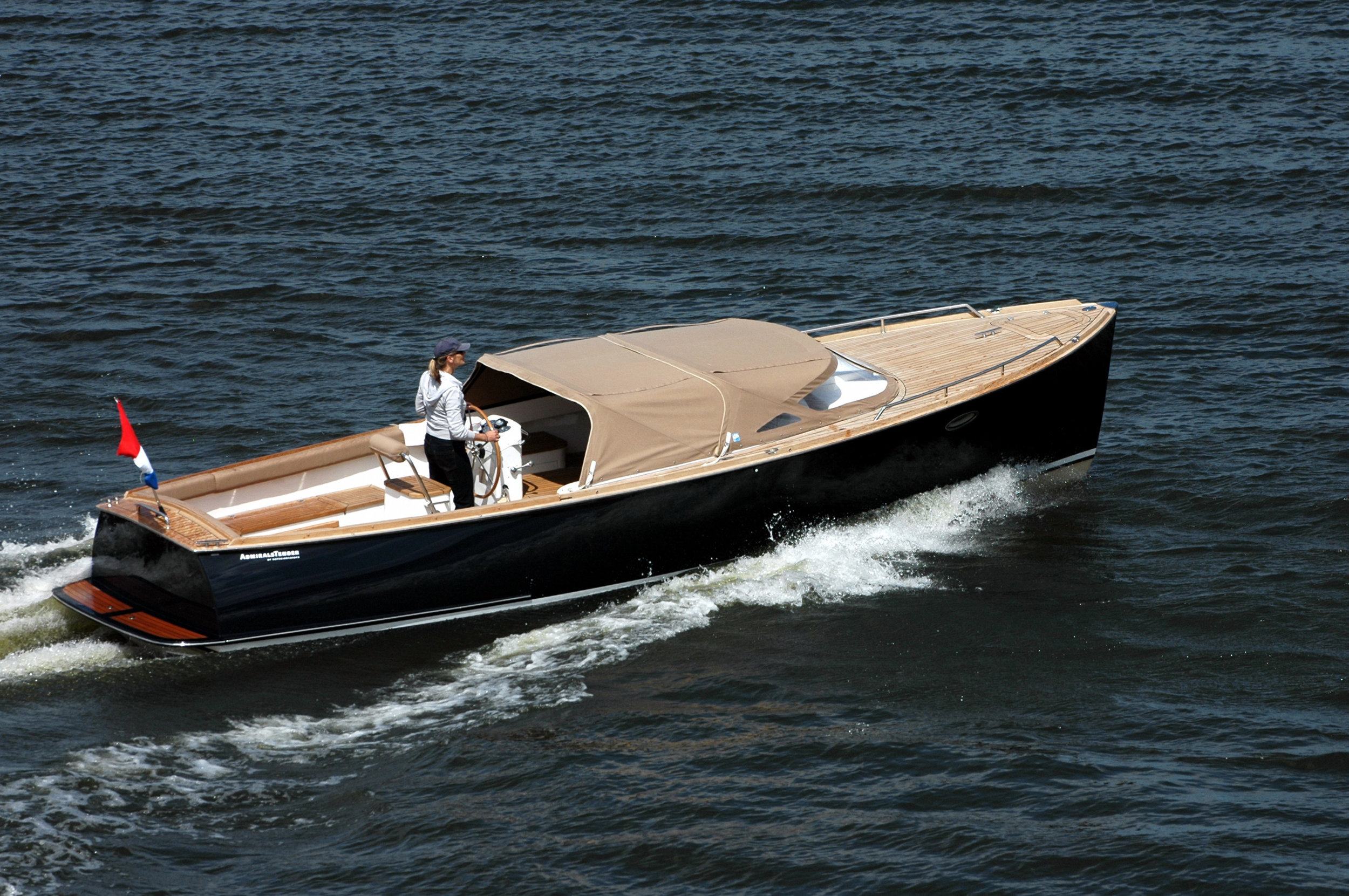 De C28 — Luxe Tender Sloep — AdmiralsTender | The Love Me Tender ...