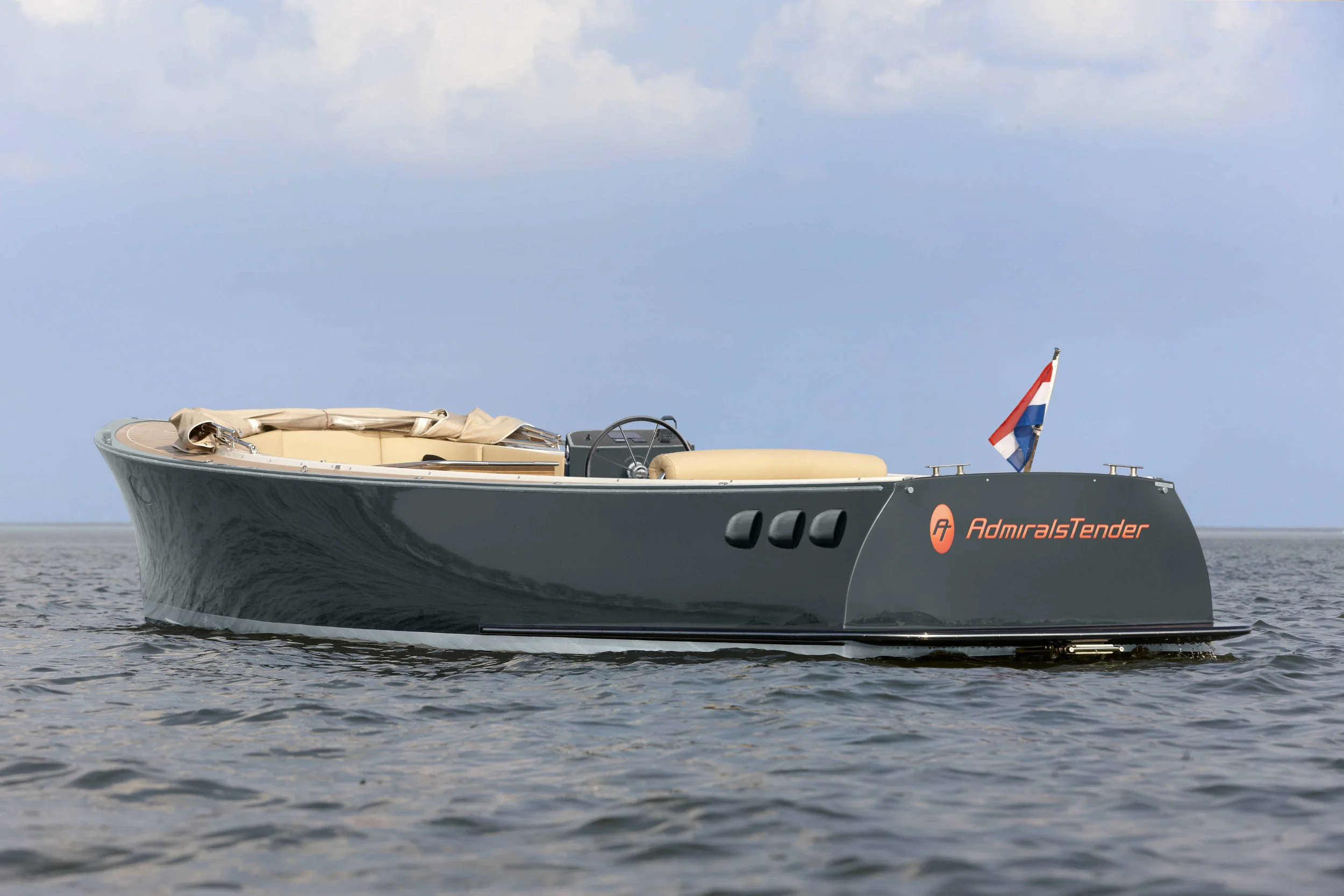 Luxe Tender Sloep Kopen? AdmiralsTender | The Love Me Tender