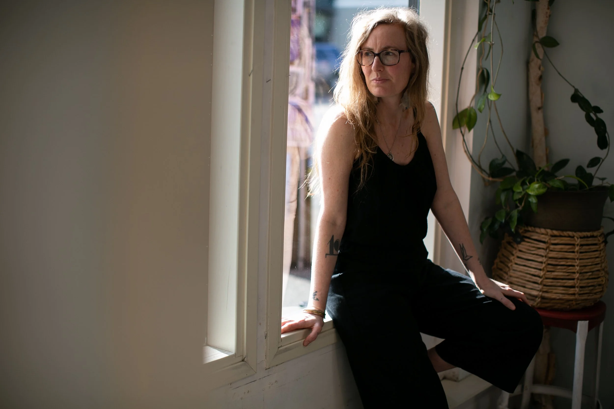 Athena Chemise with Full Sleeves in Midweight Linen — Moss Grey Atelier