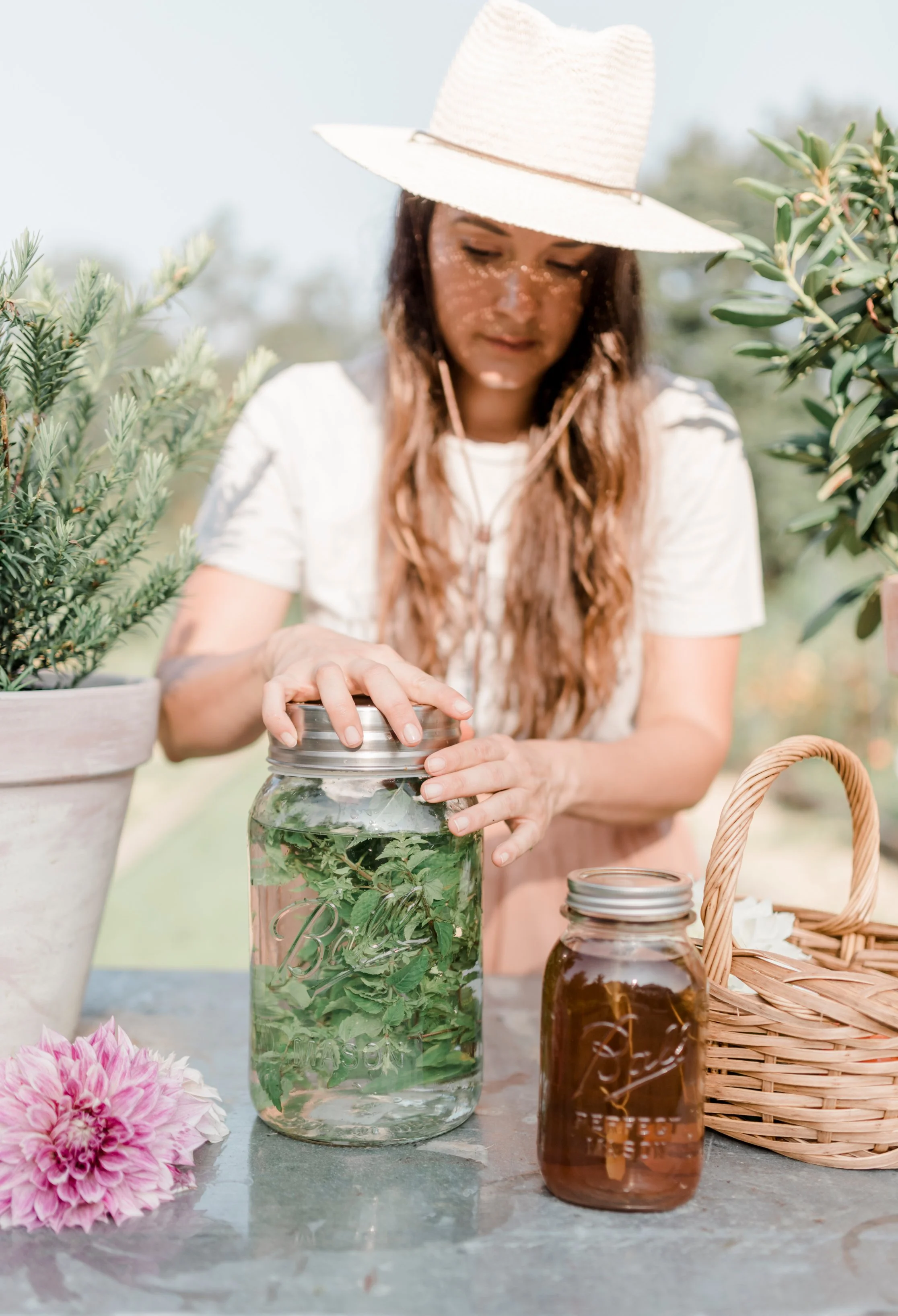 Refreshing Peppermint Sun Tea