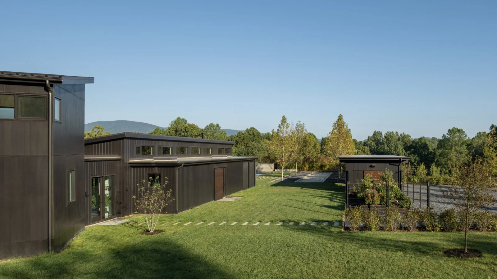 The Homes Collection: Modern Mountain Retreat of Flint Hill, Virginia ...