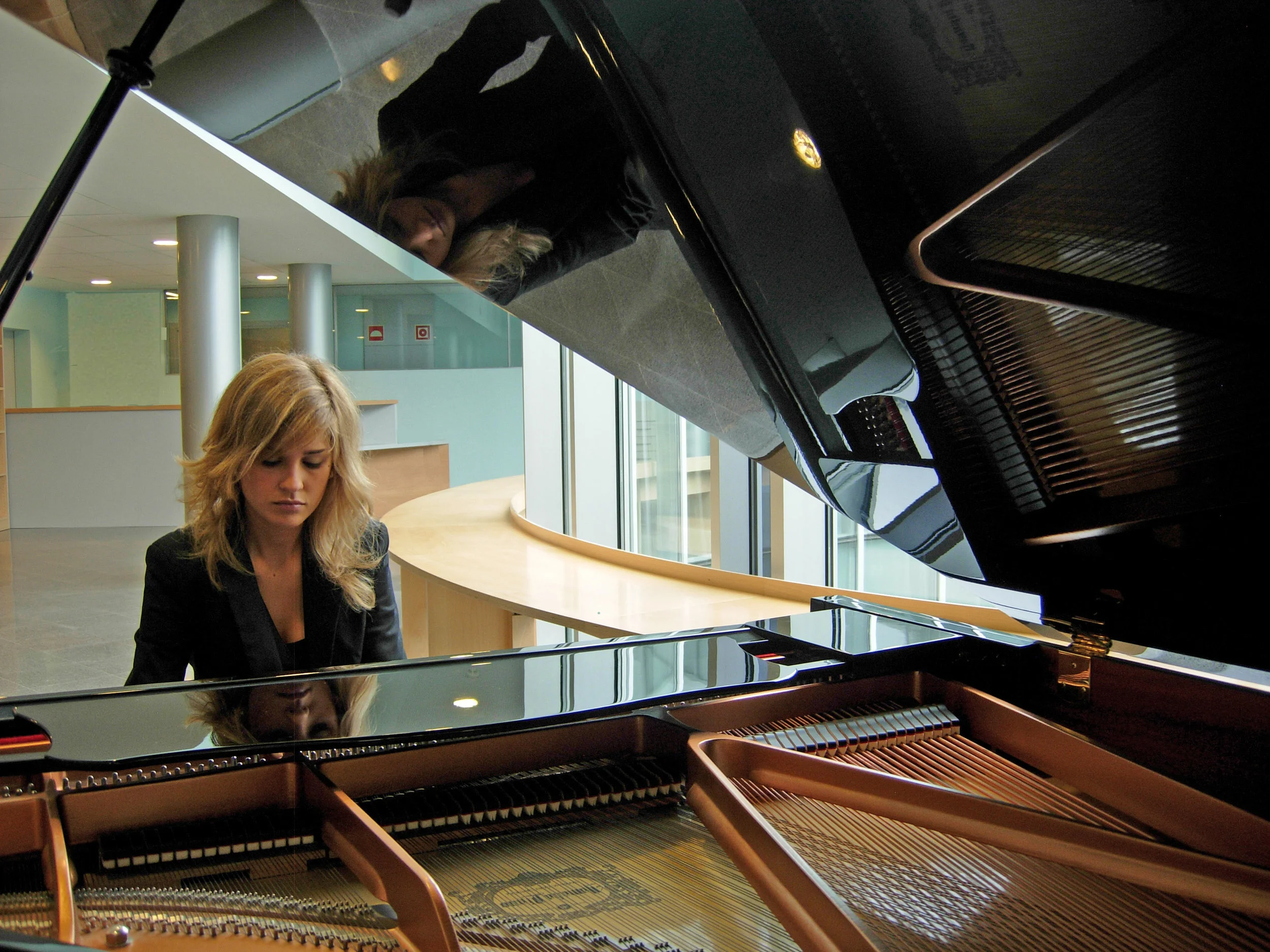 María Manzano, pianist