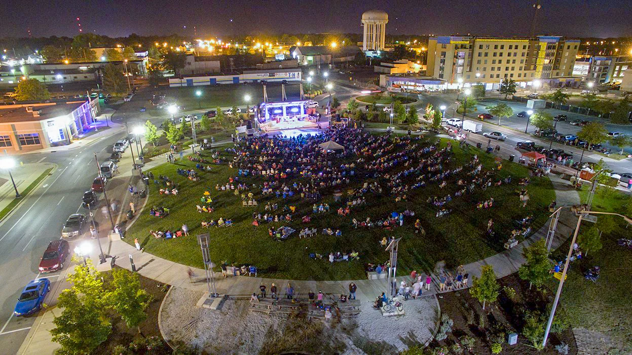 ENTERTAINMENT — DWNTWN The Original Muncie