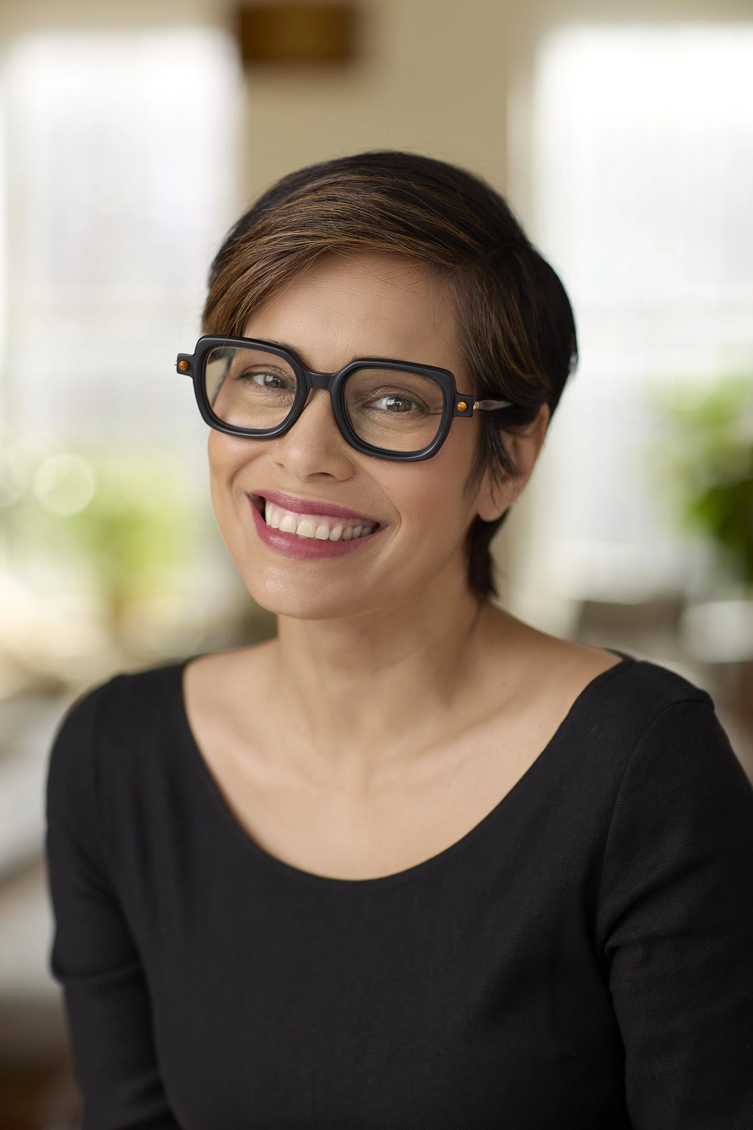 Media Kit — Daisy Auger-Dominguez