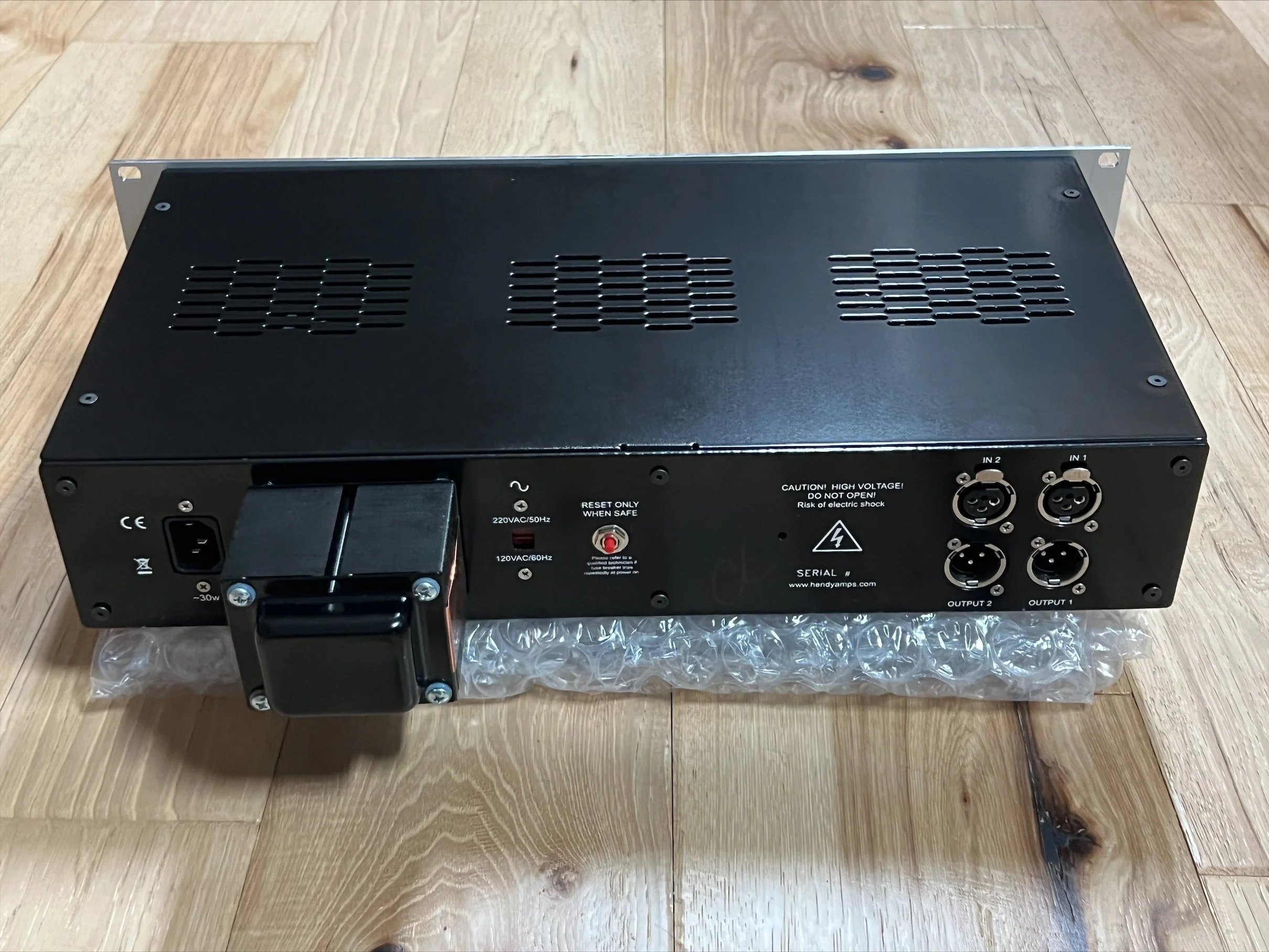 Hendyamps “The Stove” - Stereo Tube and Solid State Multiband Tone ...