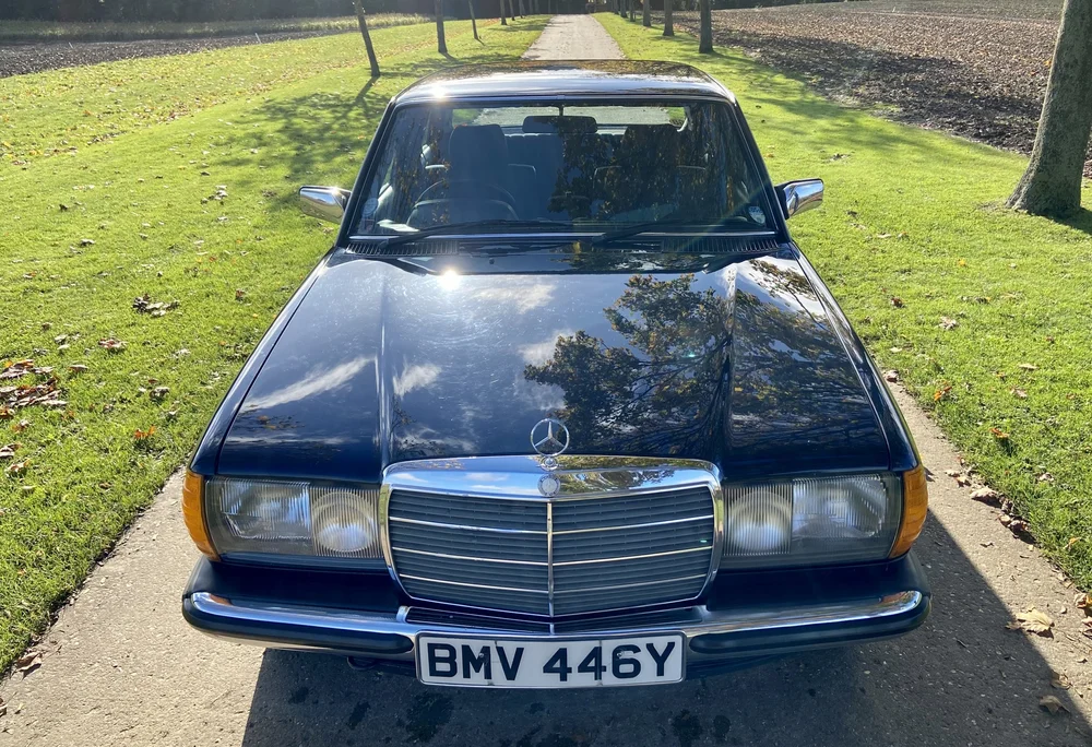 Mercedes 230E Saloon For Sale — GQ Car Storage