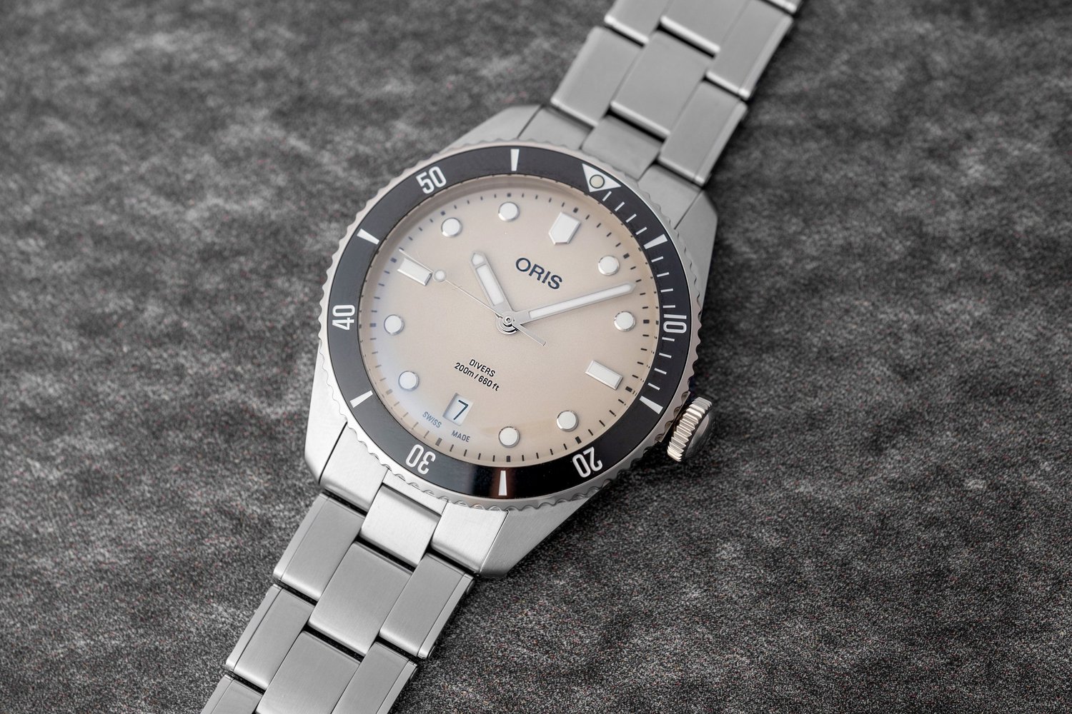 Hands-On Review of the Sub-$3,000 Oris Divers Date
