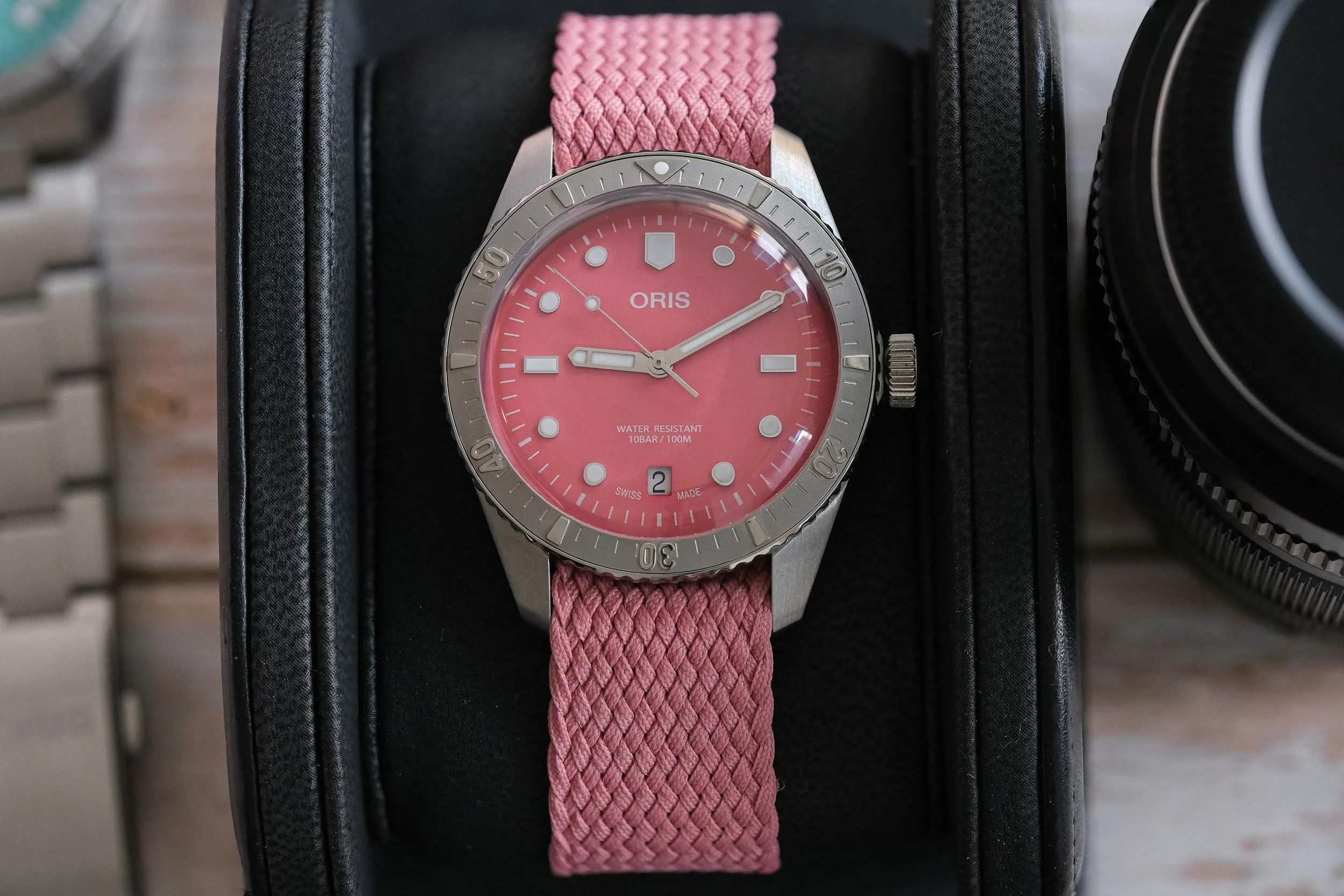 Hands-On Review of the Oris Divers Sixty-Five Cotton Candy Stainless ...