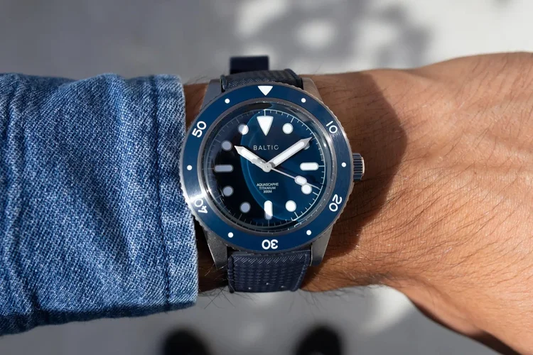13 Best Titanium Watches Under $1,000 — Wrist Enthusiast