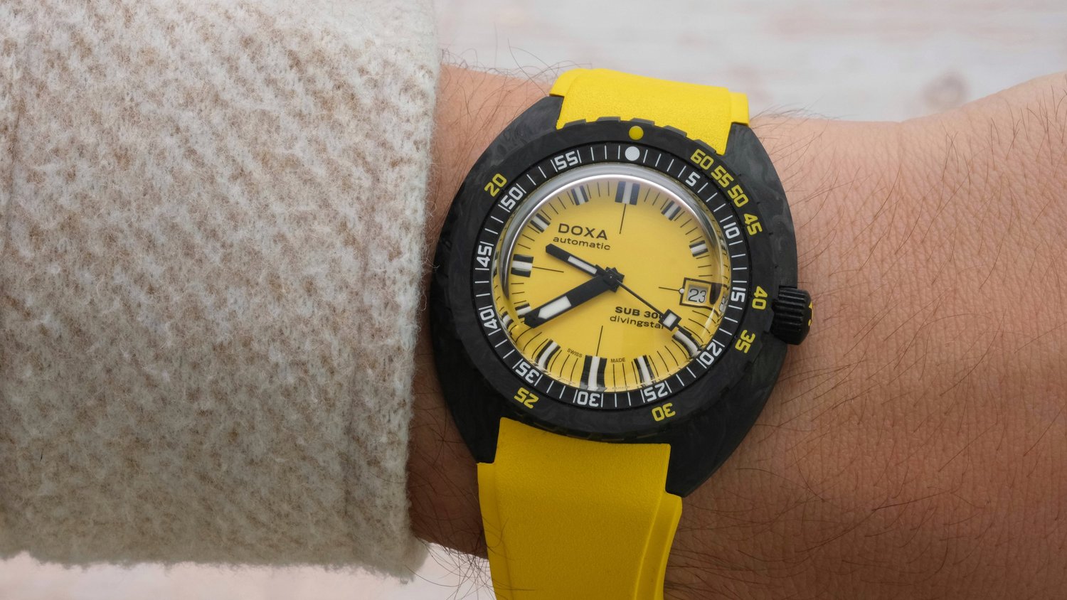 Hands-On Review of the DOXA Sub 300 Carbon Divingstar