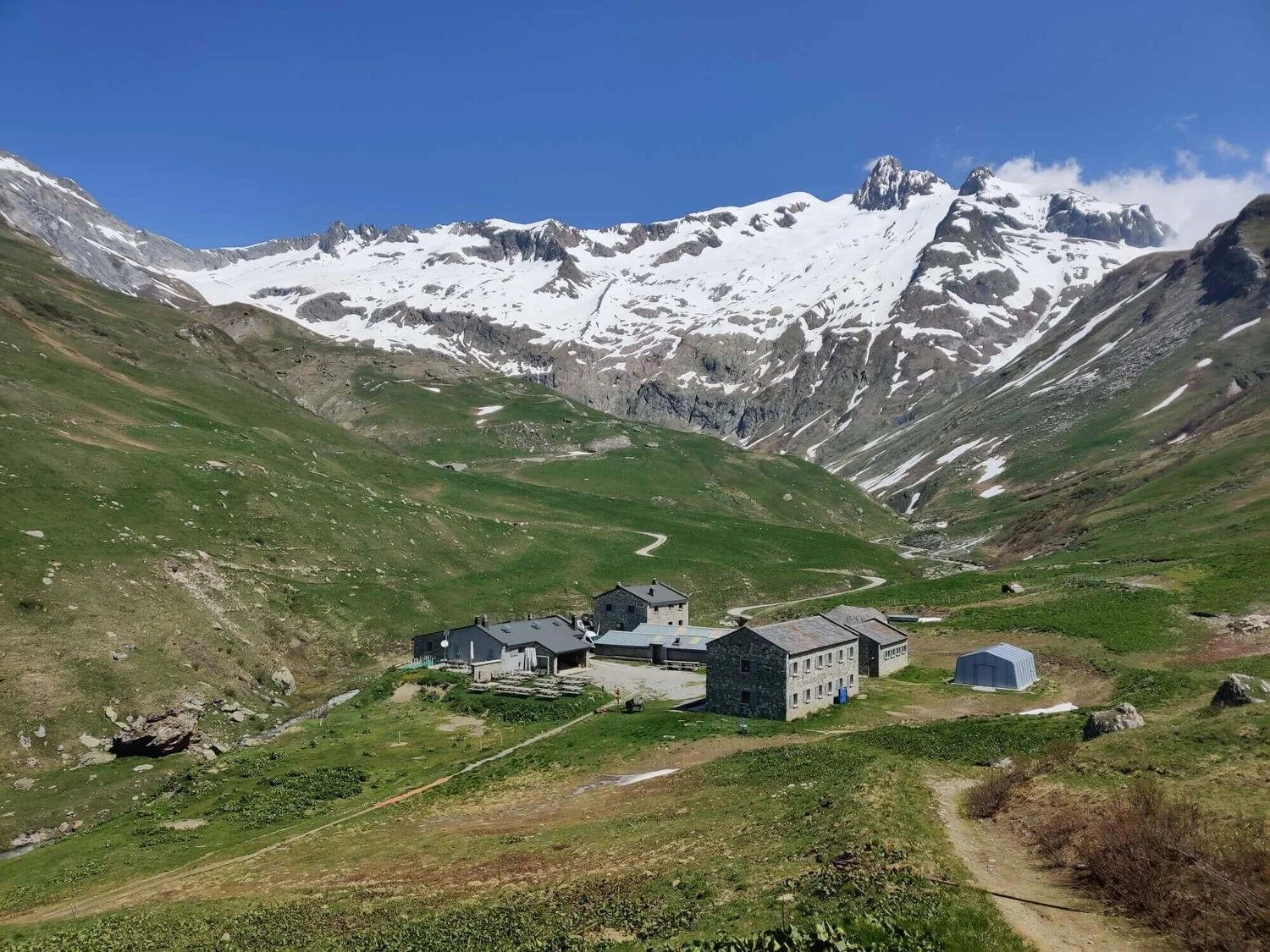 Tour du Mont Blanc Refuges: Booking Tips and Tricks — The Hiking Club