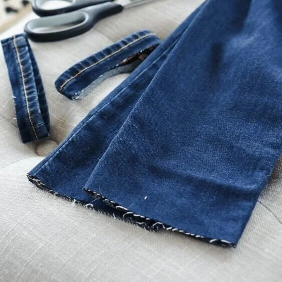 DIY Guide: Create Frayed Hem Denim from Jeans You Already Own — Unfoldid