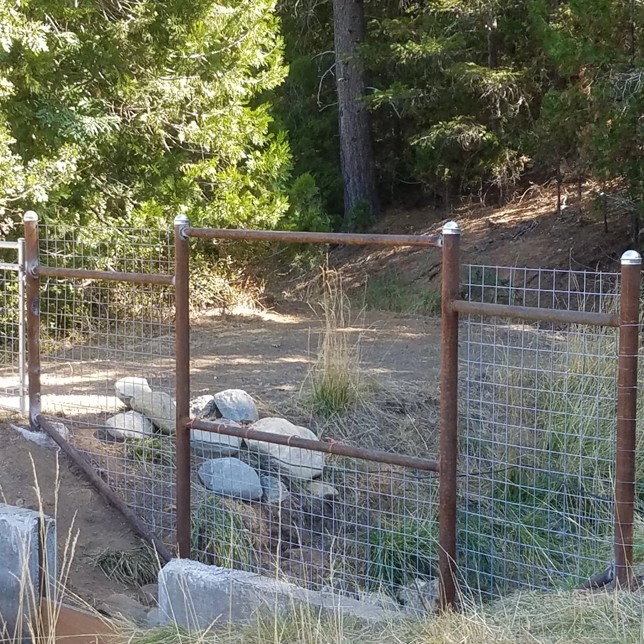 Inline Fence Construction