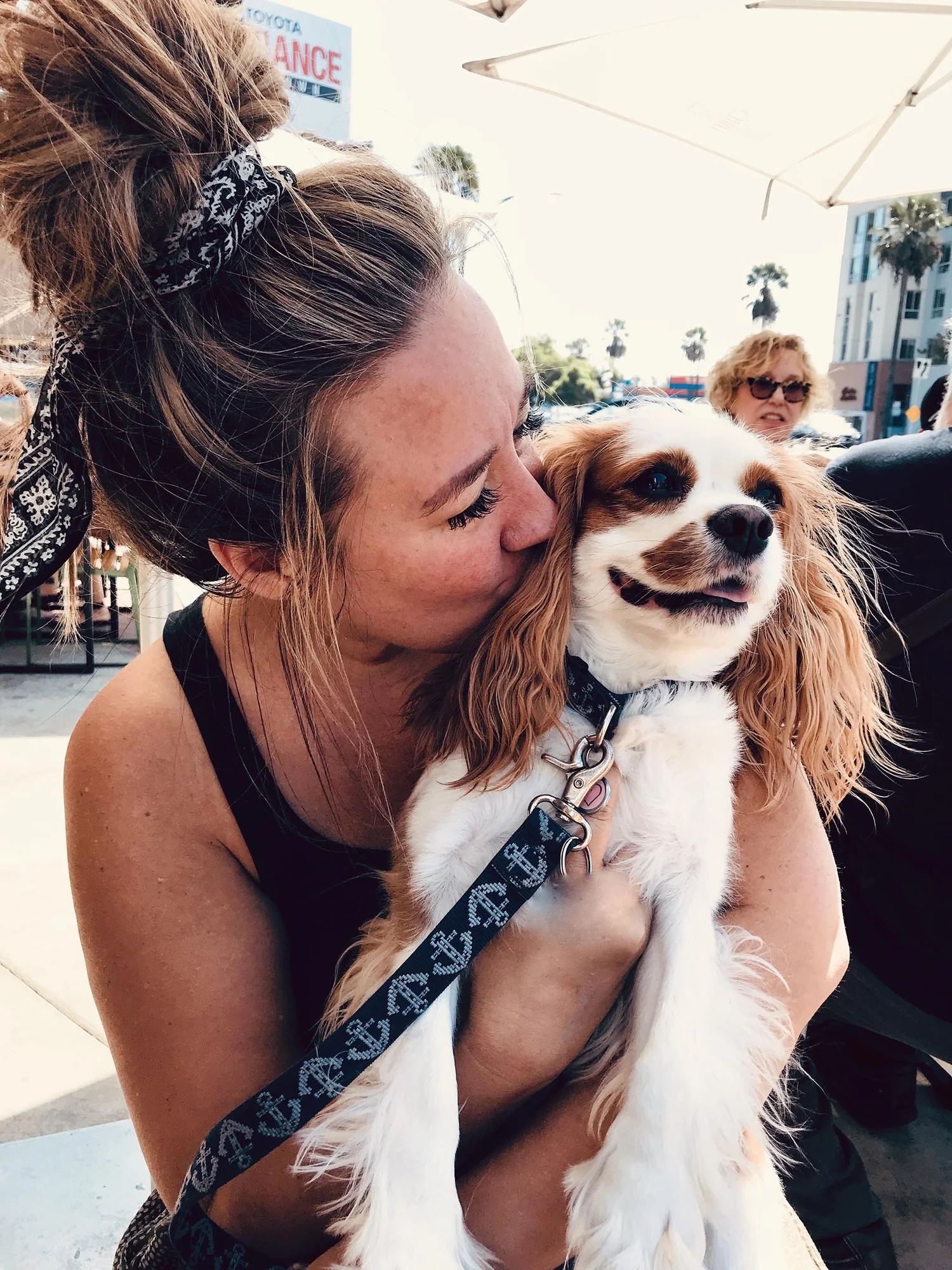 The Idiotically Simple Way To Create A 1 Minute Messy Bun (With Photos ...