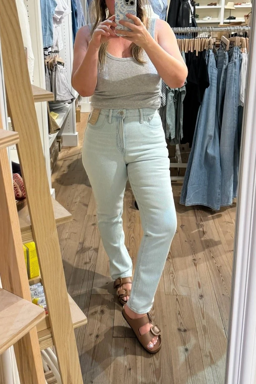 This Trendy New Jean Shape Is HIDEOUS—And The 6 Flattering Jeans To ...