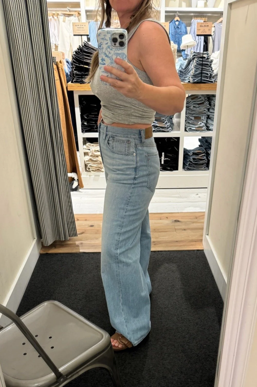 This Trendy New Jean Shape Is HIDEOUS—And The 6 Flattering Jeans To ...