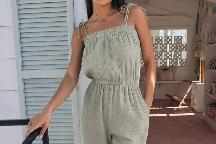 The 12 Untrendy Pieces We Have In Our Carts For Spring As 40ish Women ...