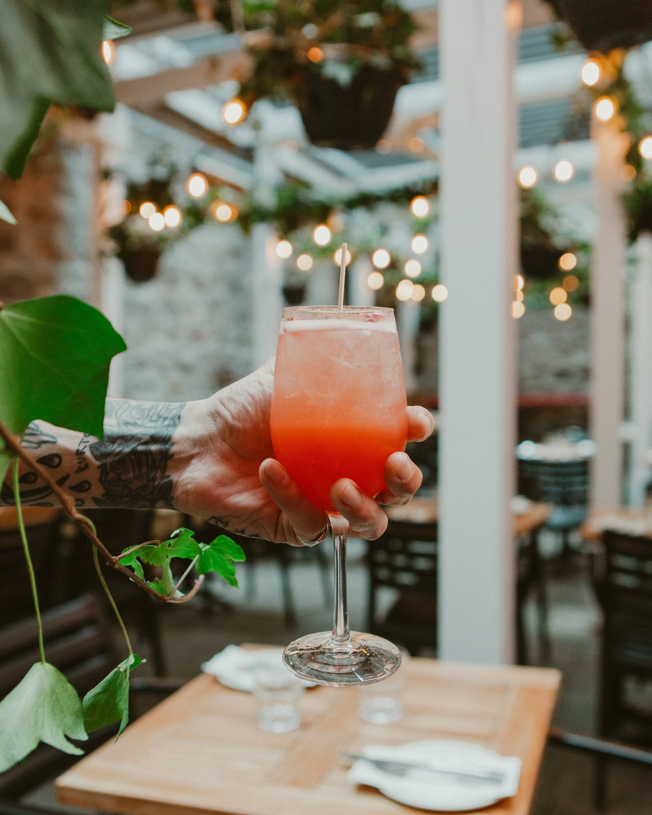 Pub Wolf&Workman best pub in old Montreal — Pub Wolf & Workman