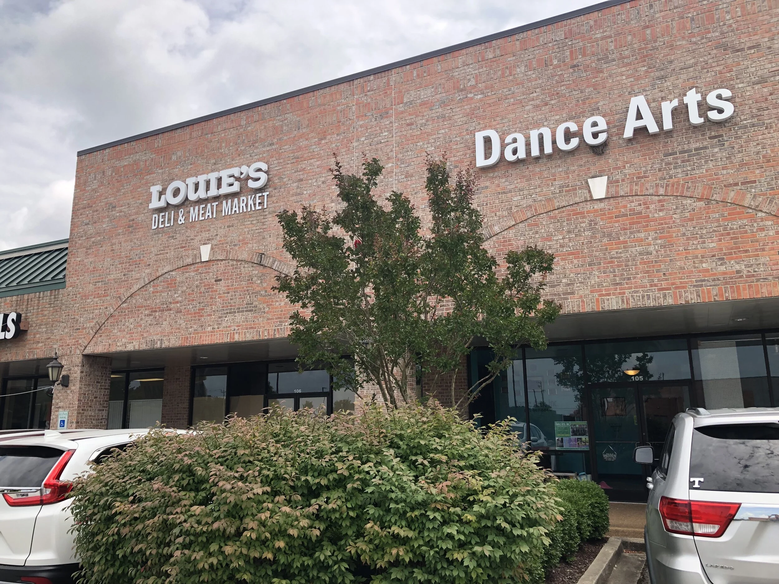 Louie's Deli and Meat Market