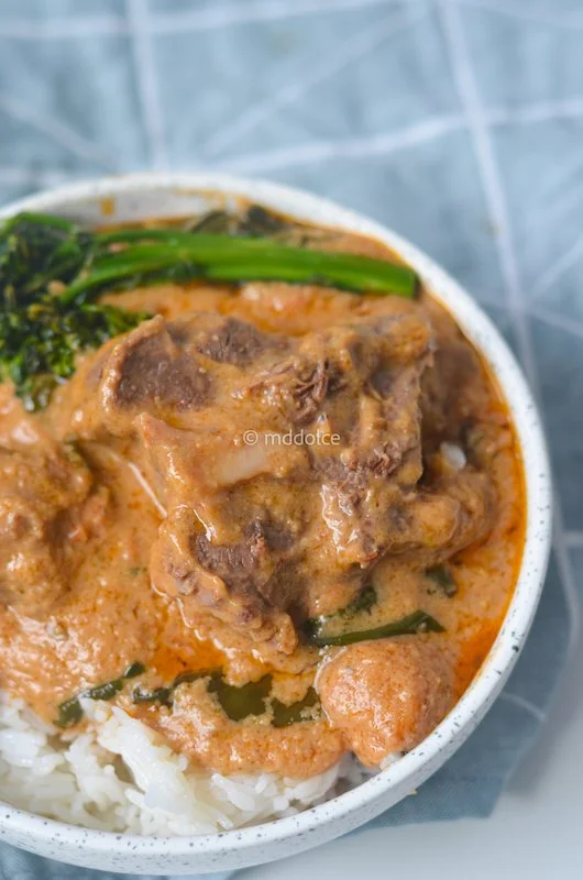 Sauce Mafé ou Tigadegué avec épinards (plat traditionnel malien ...