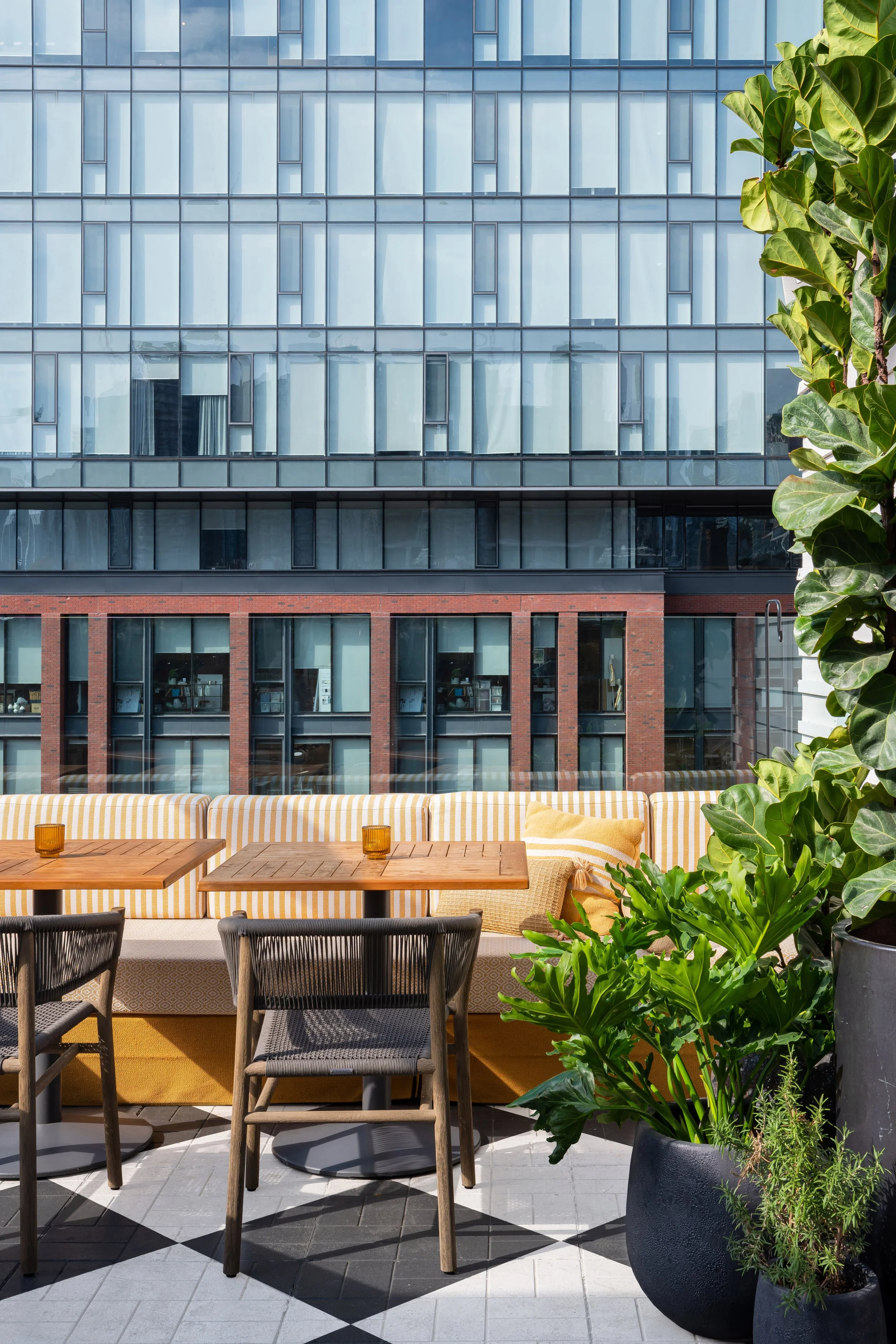 Toronto's Clio Rooftop Lounge: Nivek Remas' Design