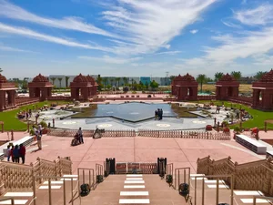 BAPS Shri Swaminarayan Mandir — California By Choice