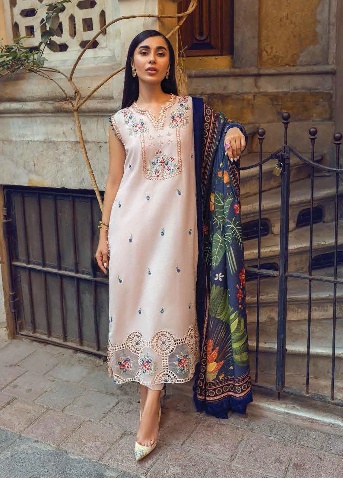 Pakistani Salwar Kameez | Designer Salwar Kameez | Punjabi Suits | Designer Punjabi Suit ...