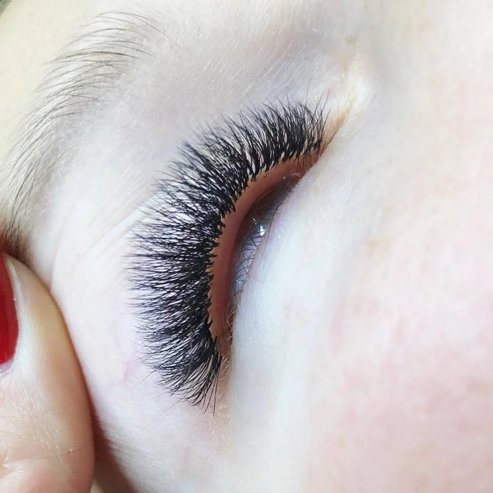 Poses Volume Russe — Absolute Beauty Lashes