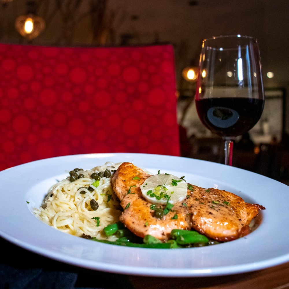 Cora's Restaurant — White House Hotel