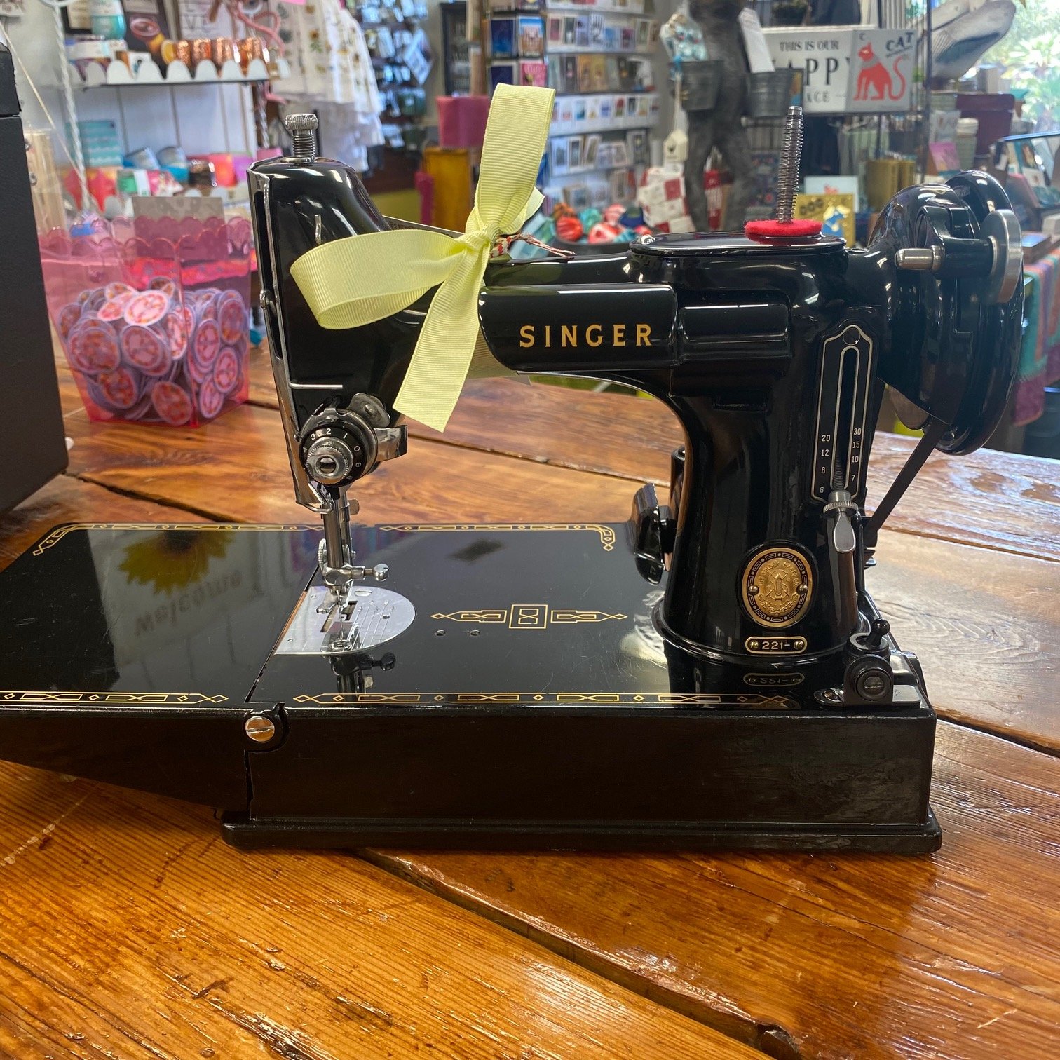 Singer Featherweight 221's and 222's — Roxanne's
