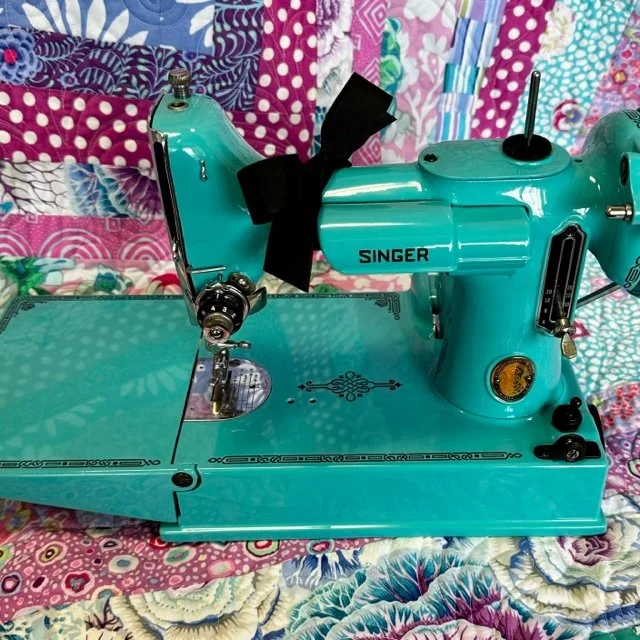 Singer Featherweight 221's and 222's — Roxanne's
