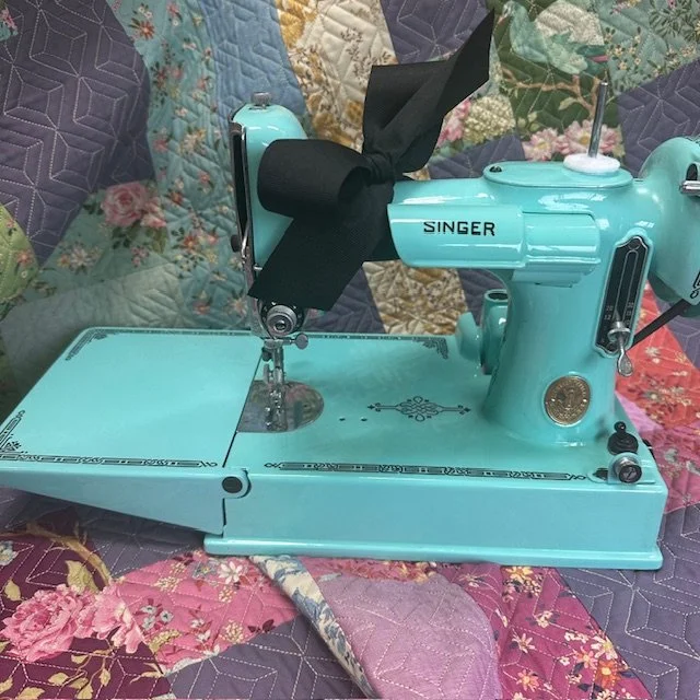 Singer Featherweight 221's and 222's — Roxanne's