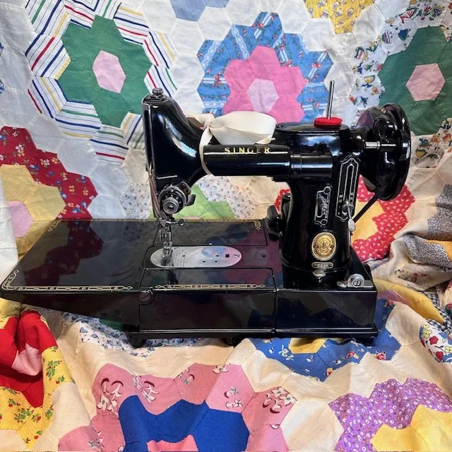 Singer Featherweight 221's and 222's — Roxanne's
