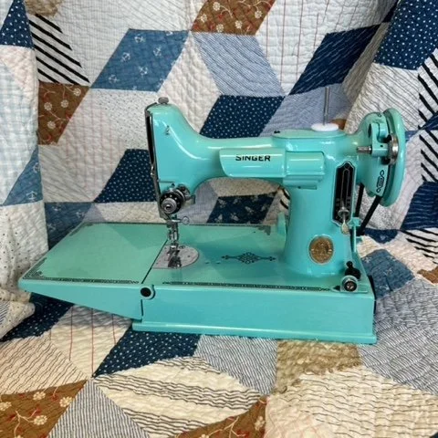 Singer Featherweight 221's and 222's — Roxanne's