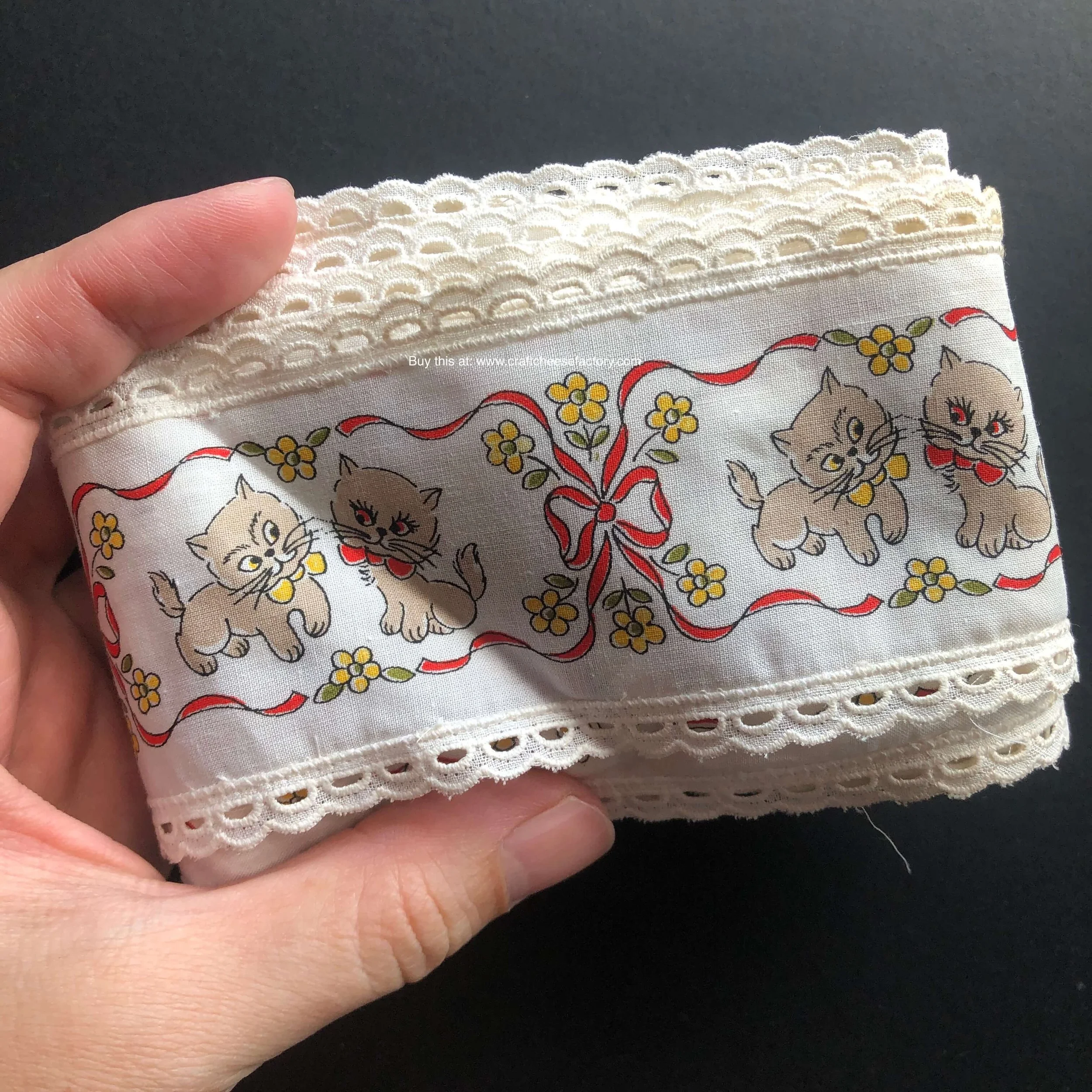 Vintage 1960s 1970s cat kitten fabric hem skirting — Craftcheesefactory.com