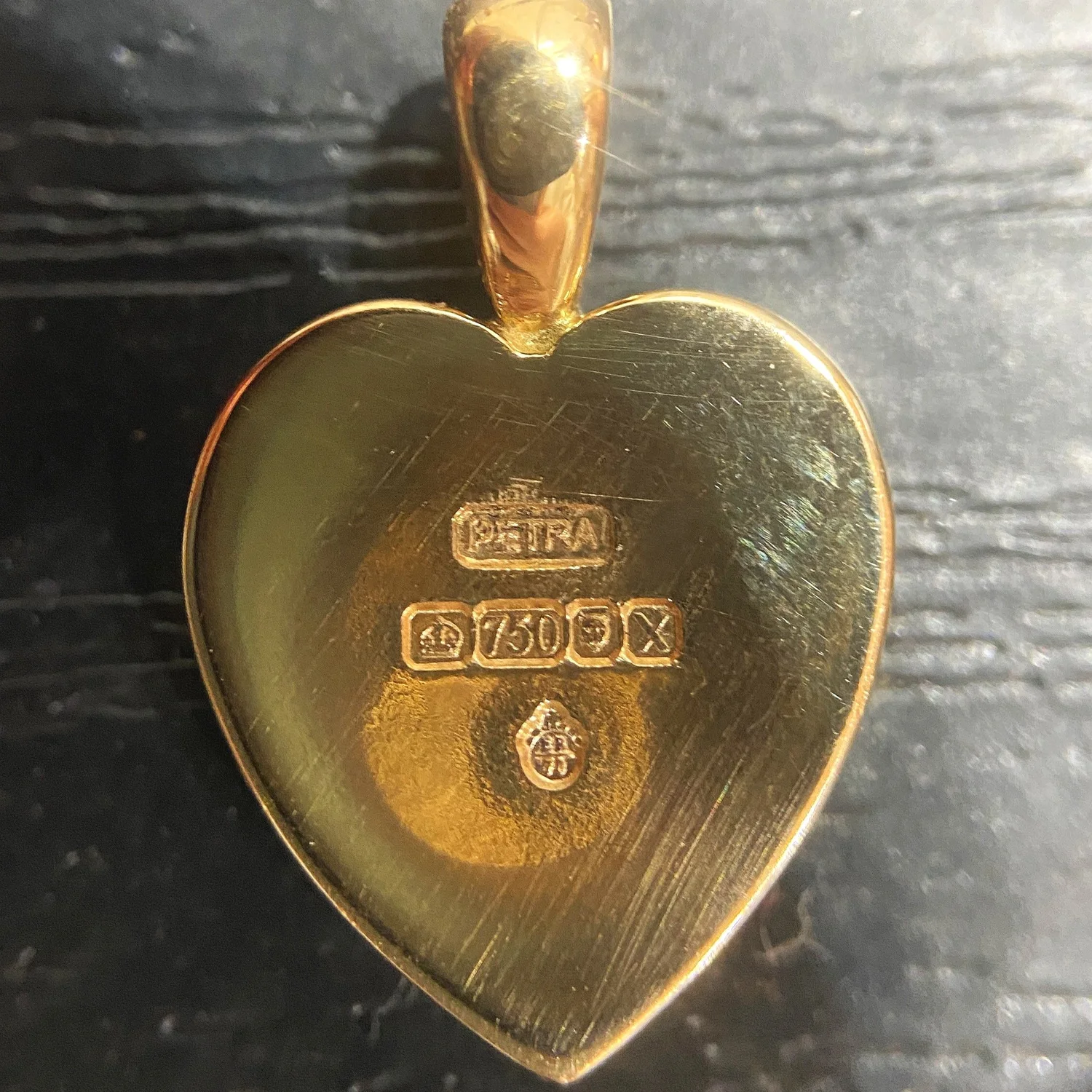 Understanding what you can tell from a hallmark on your jewellery ...