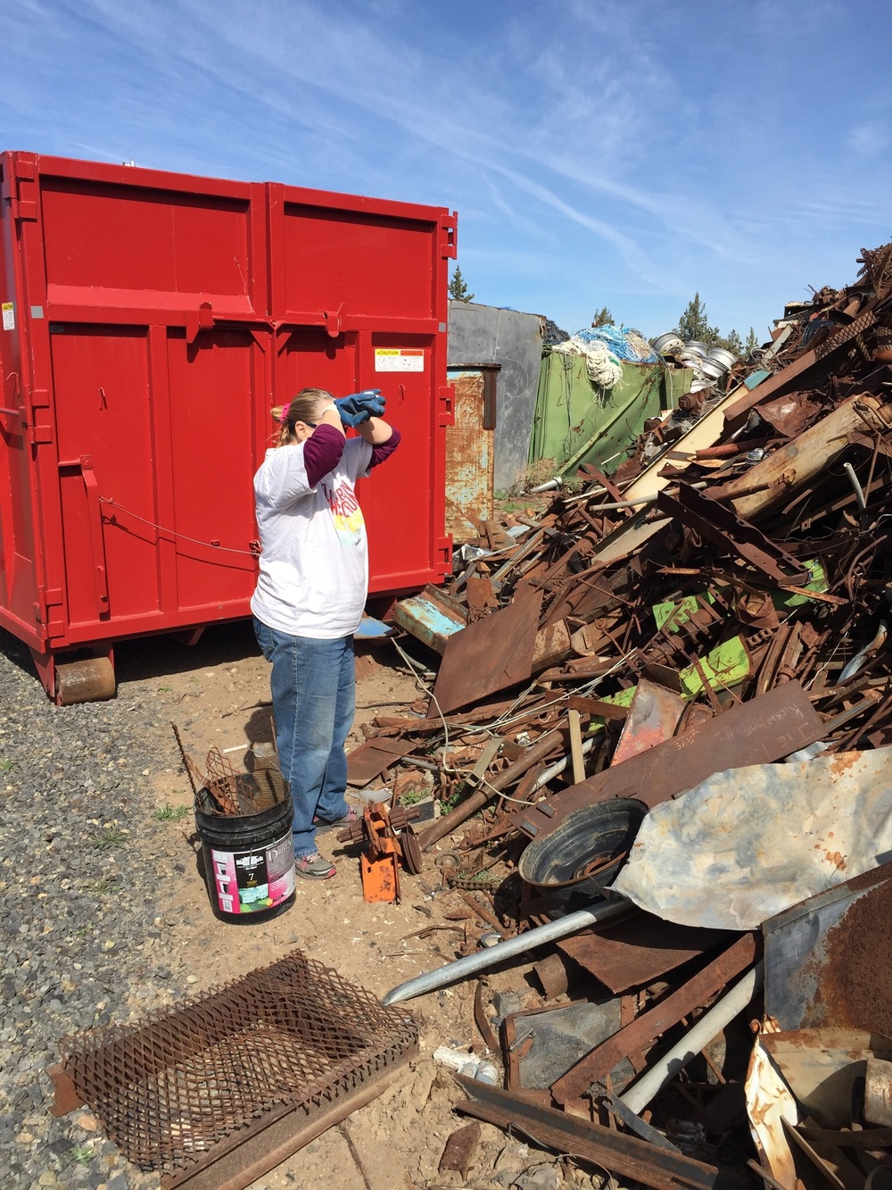 Picking Rust in Bend — Bellissima Art Escapes