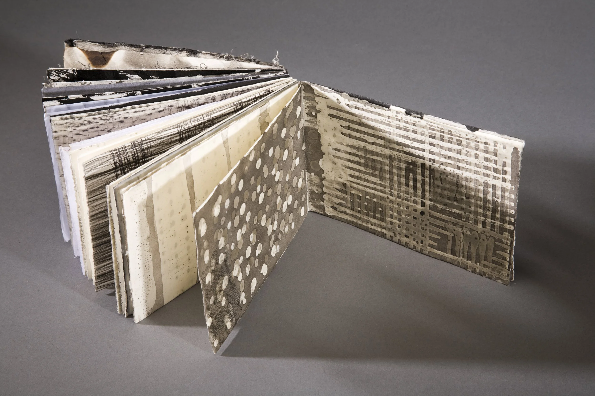 BLACK AND WHITE PARTY WITH DANIELLA WOOLF — Bellissima Art Escapes