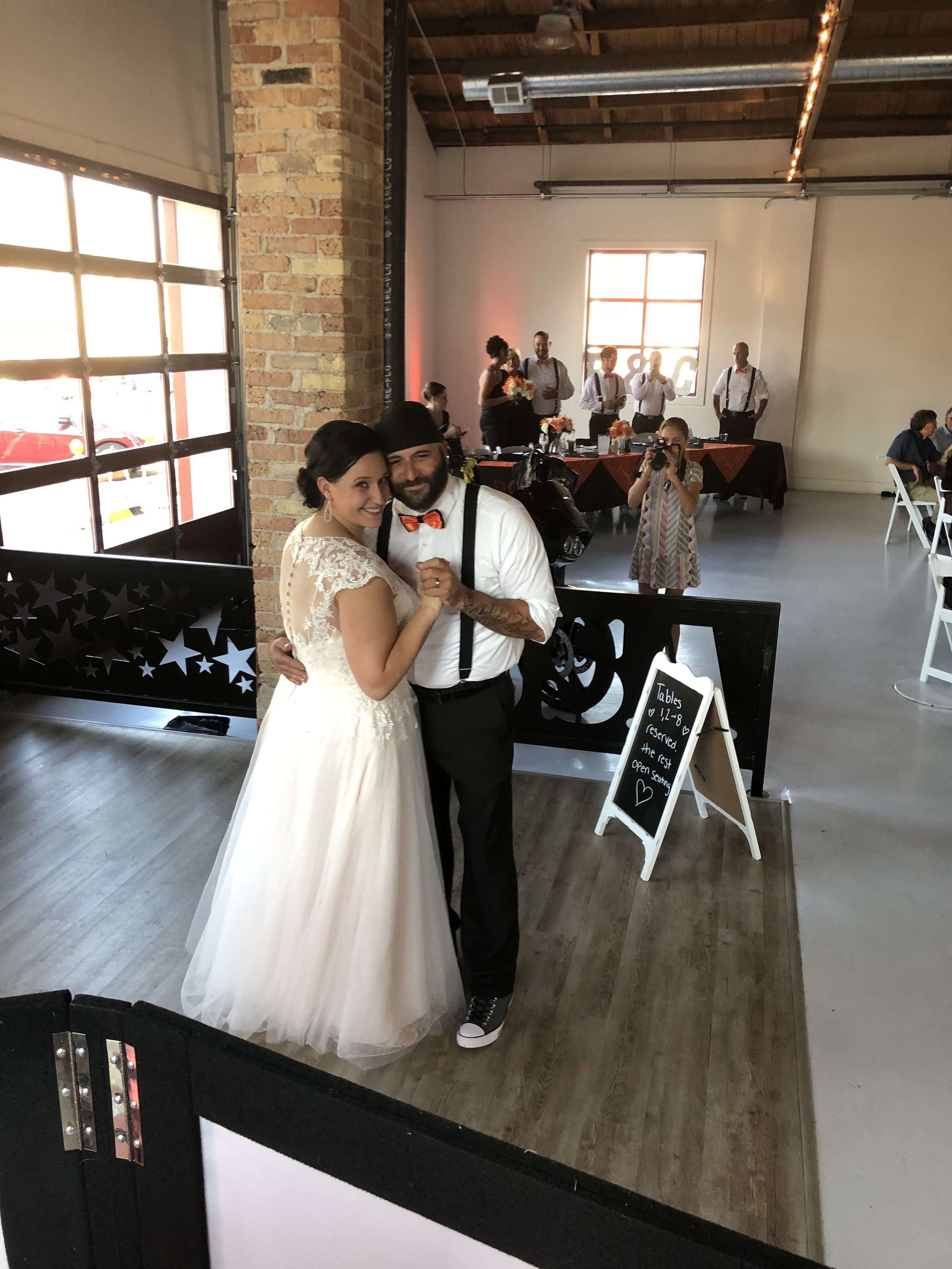 Moving N Grooving DJs