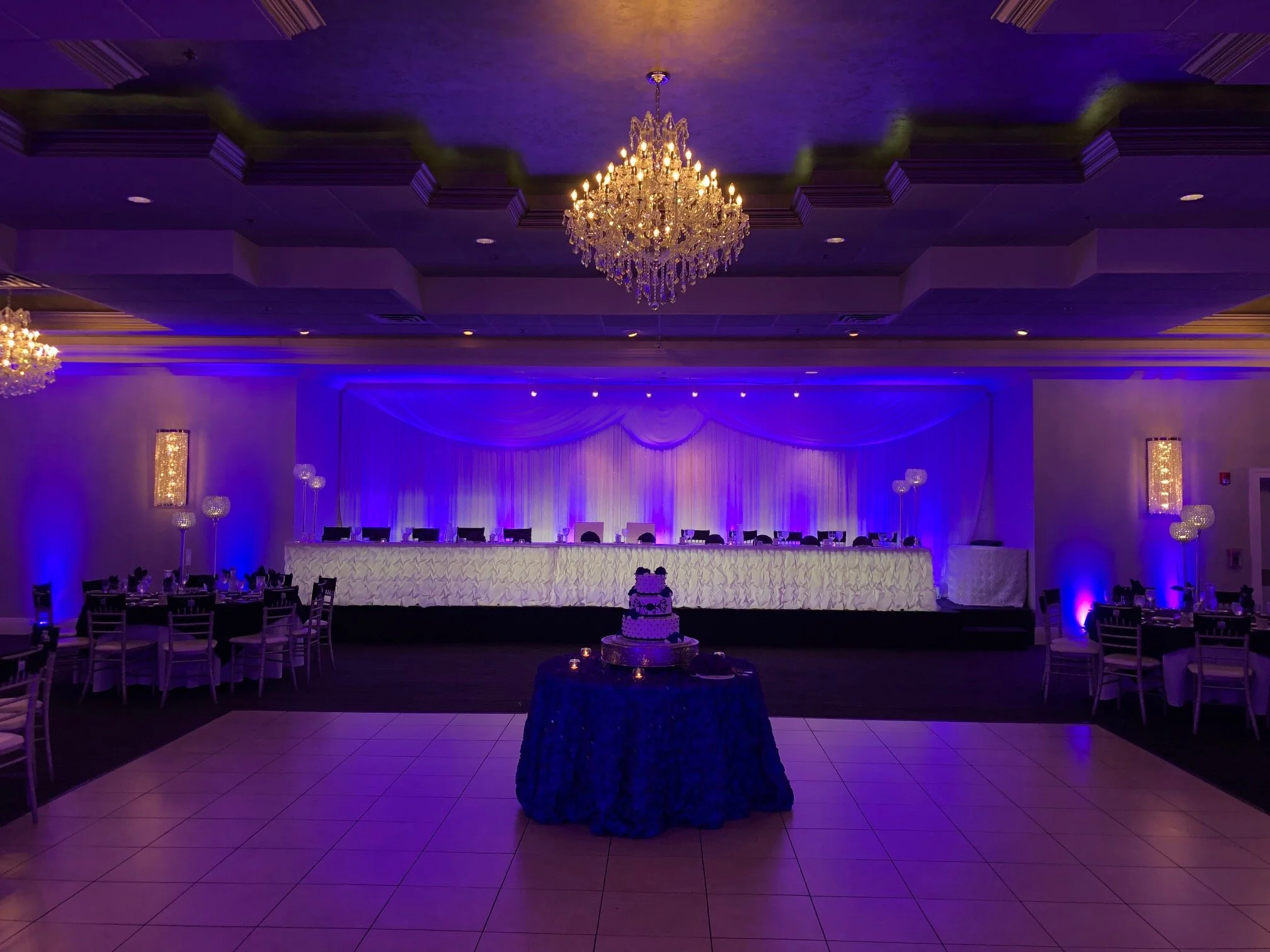 Moving N Grooving DJs