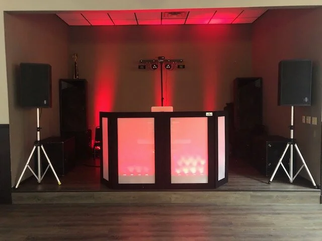 Moving N Grooving DJs