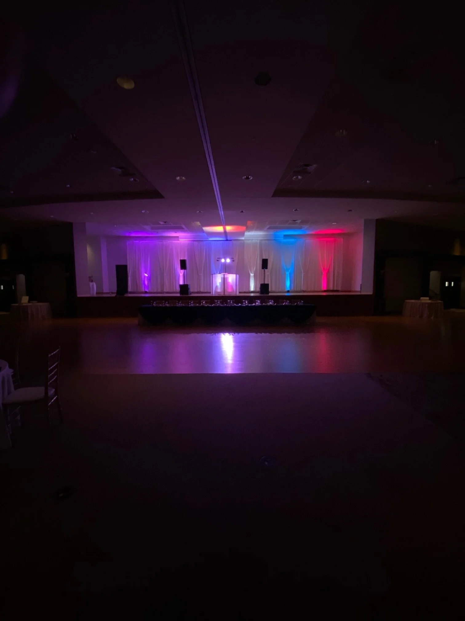 Moving N Grooving DJs