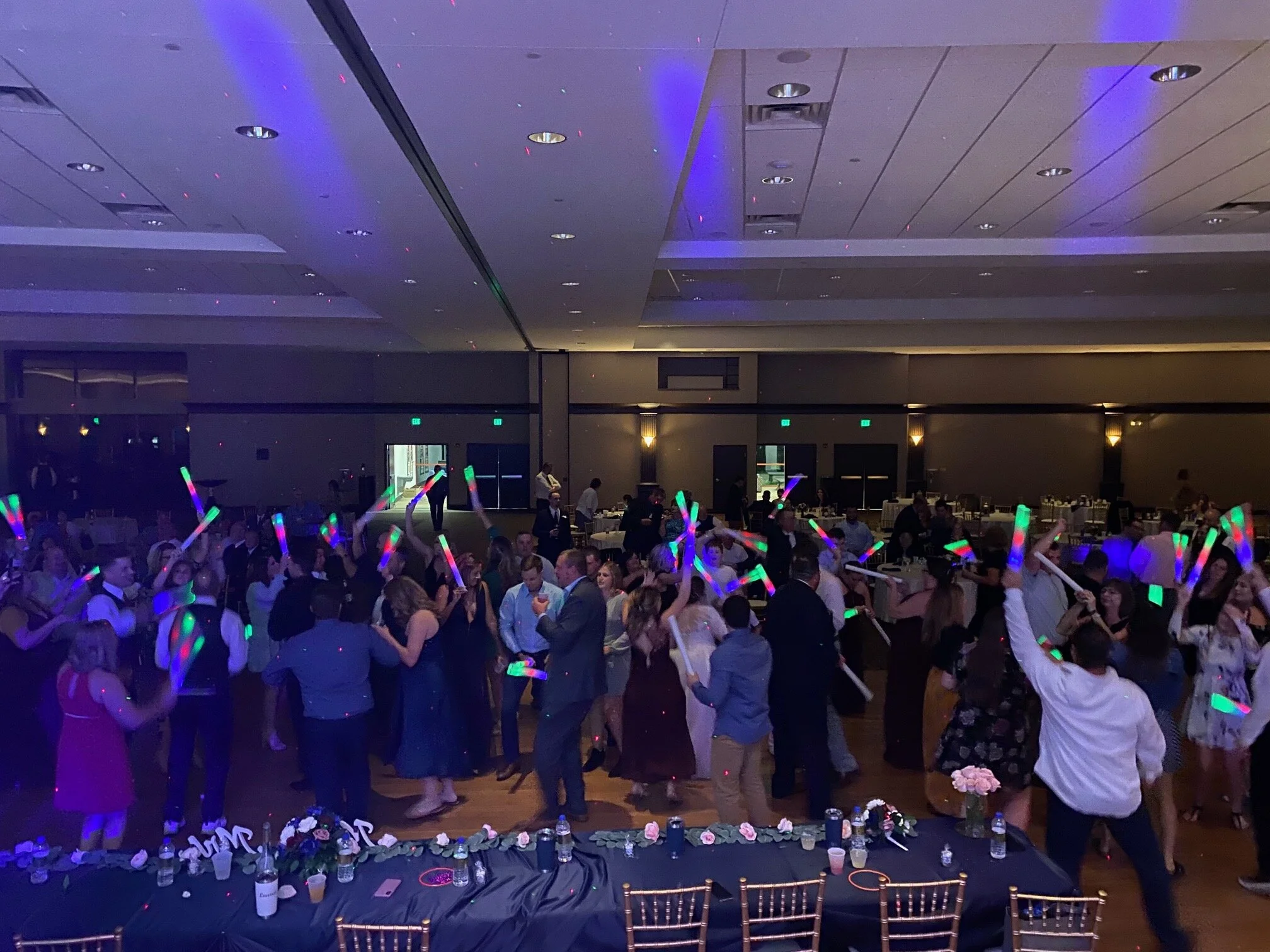 Moving N Grooving DJs