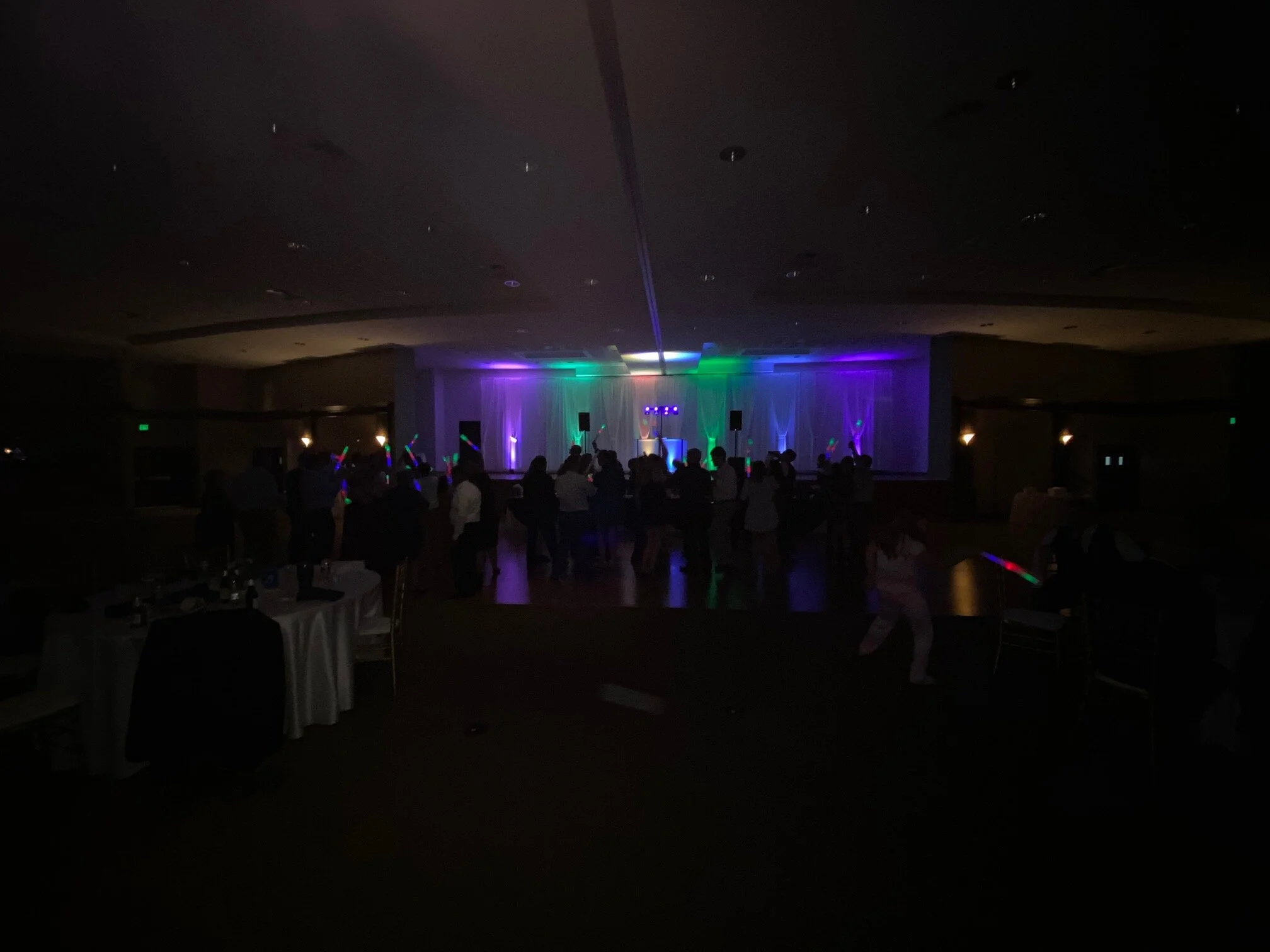 Moving N Grooving DJs