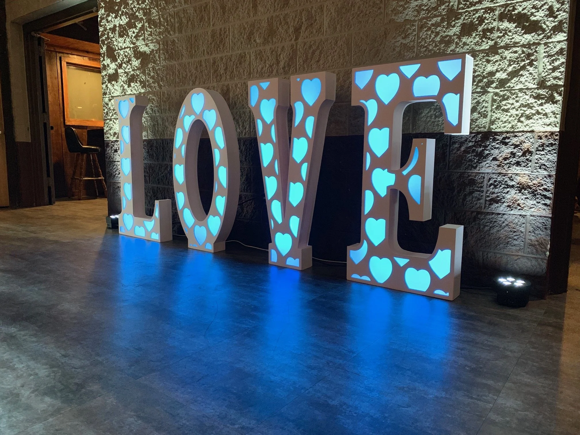 Moving N Grooving DJs