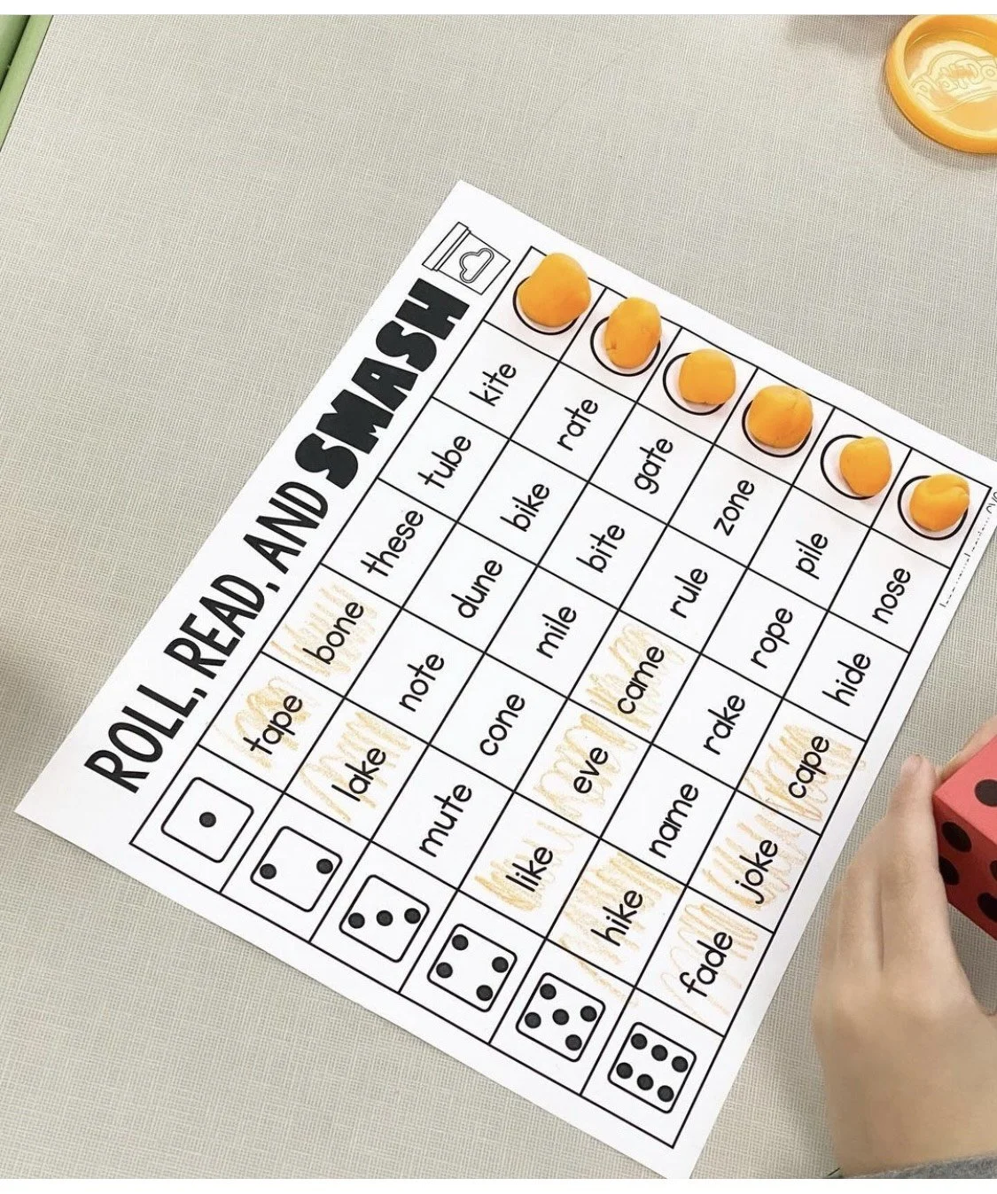 Practice Phonics and Fluency Skills with a Roll and Read Game ...